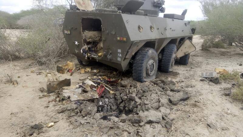 Asian Defence News: Cheap Chinese ZSL92 (WZ551) 6x6 APC after IED strike