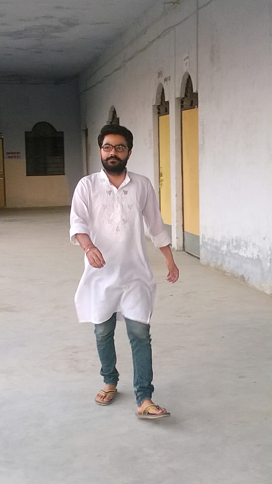 Through my eyes...: New Look, Dadhi, Muchhe, Dosti, Mastiiii n' so more....