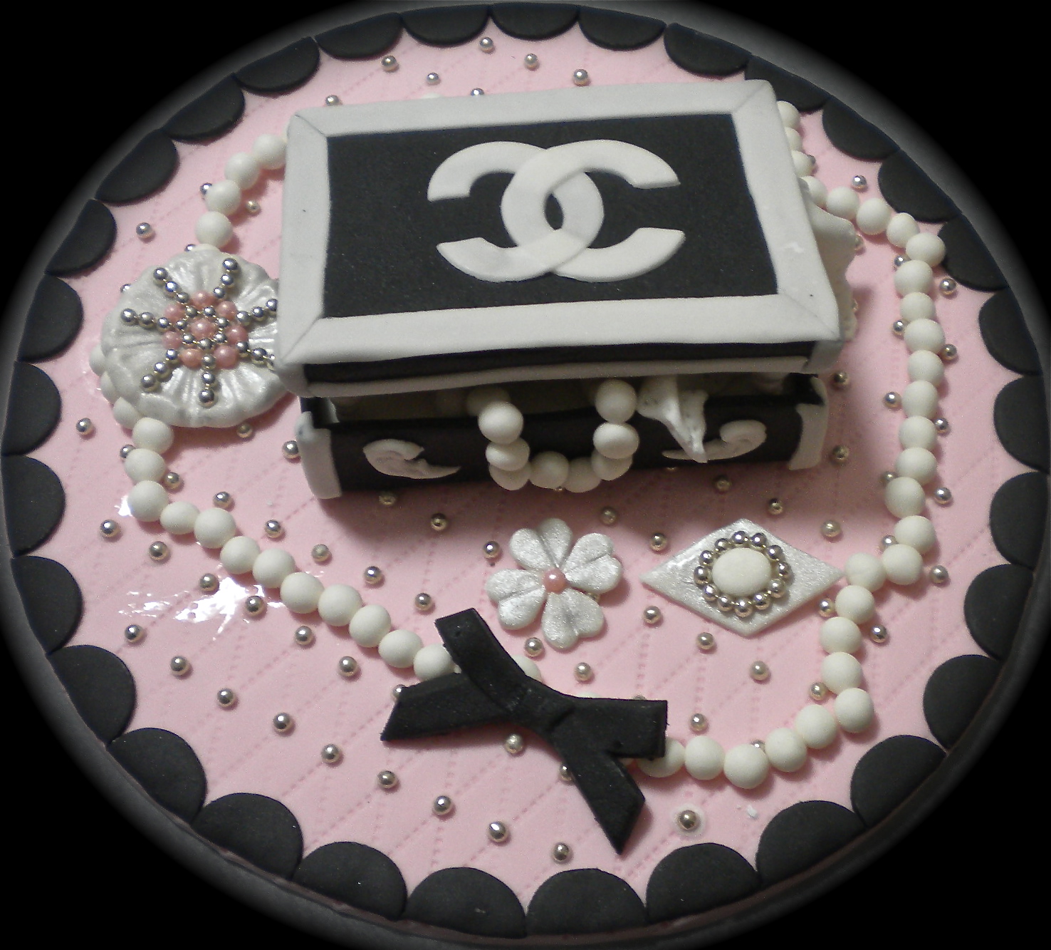 LE TORTE DI PATRICIA: Topper cake chanel