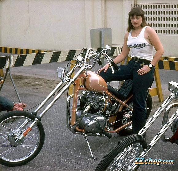 ZZ chop: Chopper chick