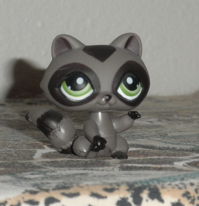 Collectomania: LPS Raccoons