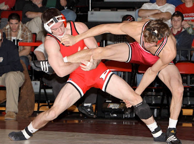 Fight Lads: Embarrassing shots of guys in wrestling leotards!