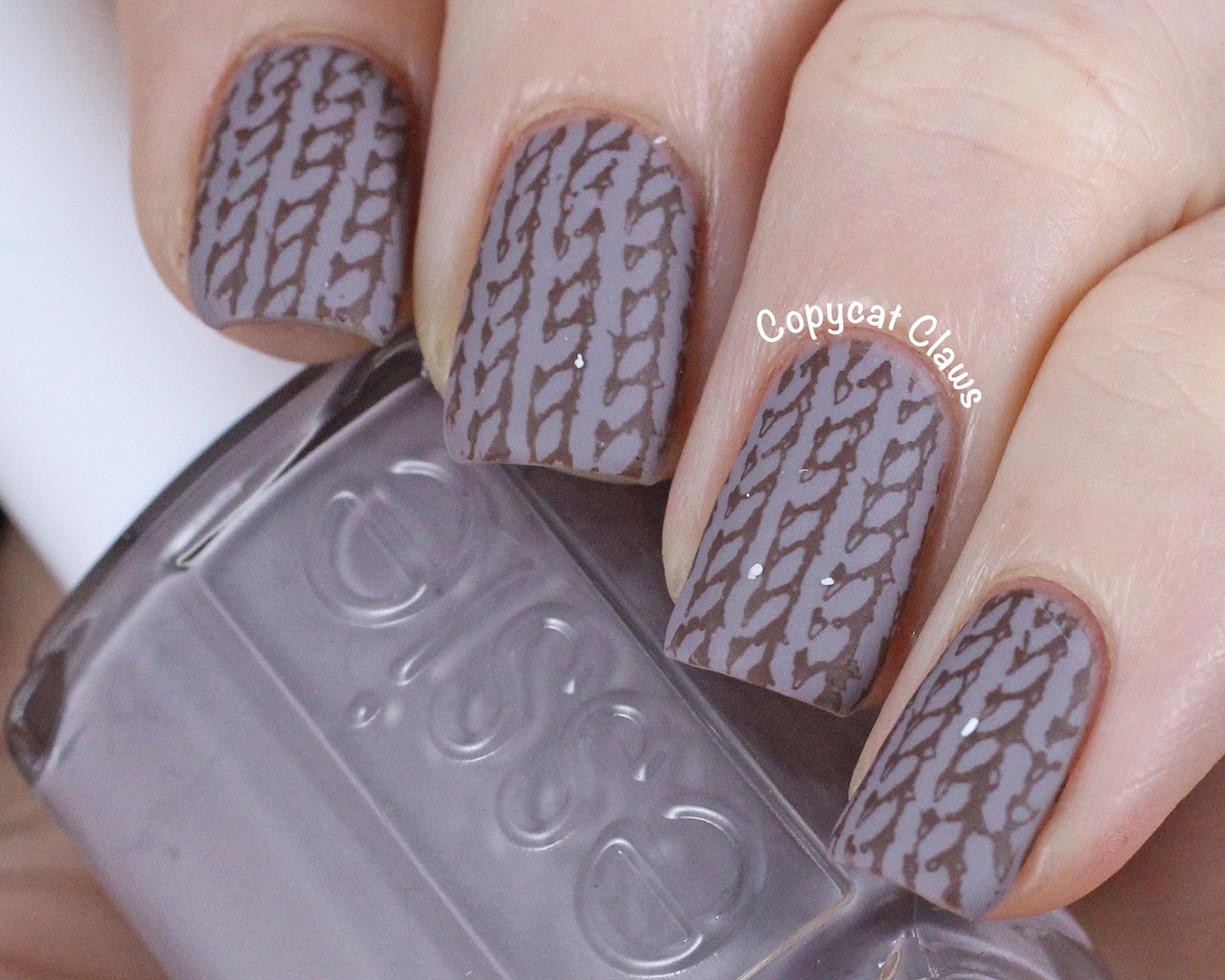 30 Winter Nail Art Ideas for Festive Holidays 2017-18 | EntertainmentMesh