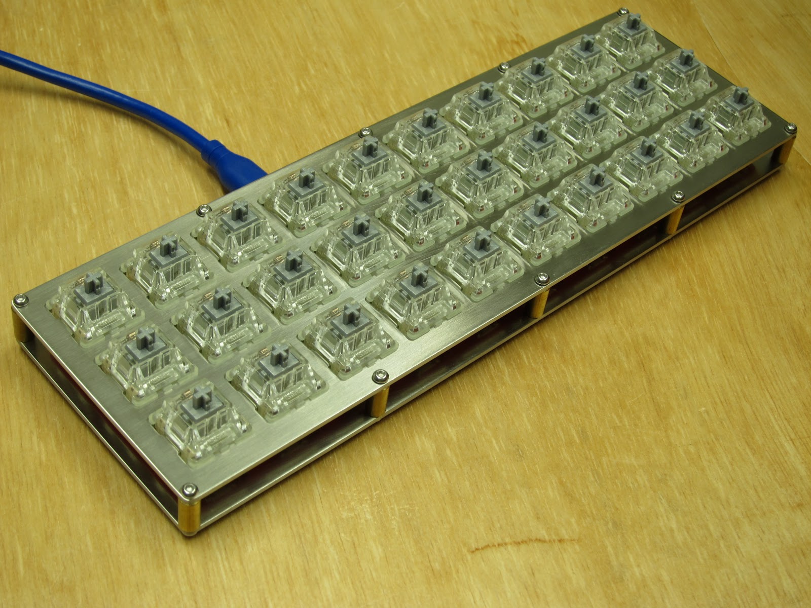 40% Keyboards: Tomato 1.3 30% RGB