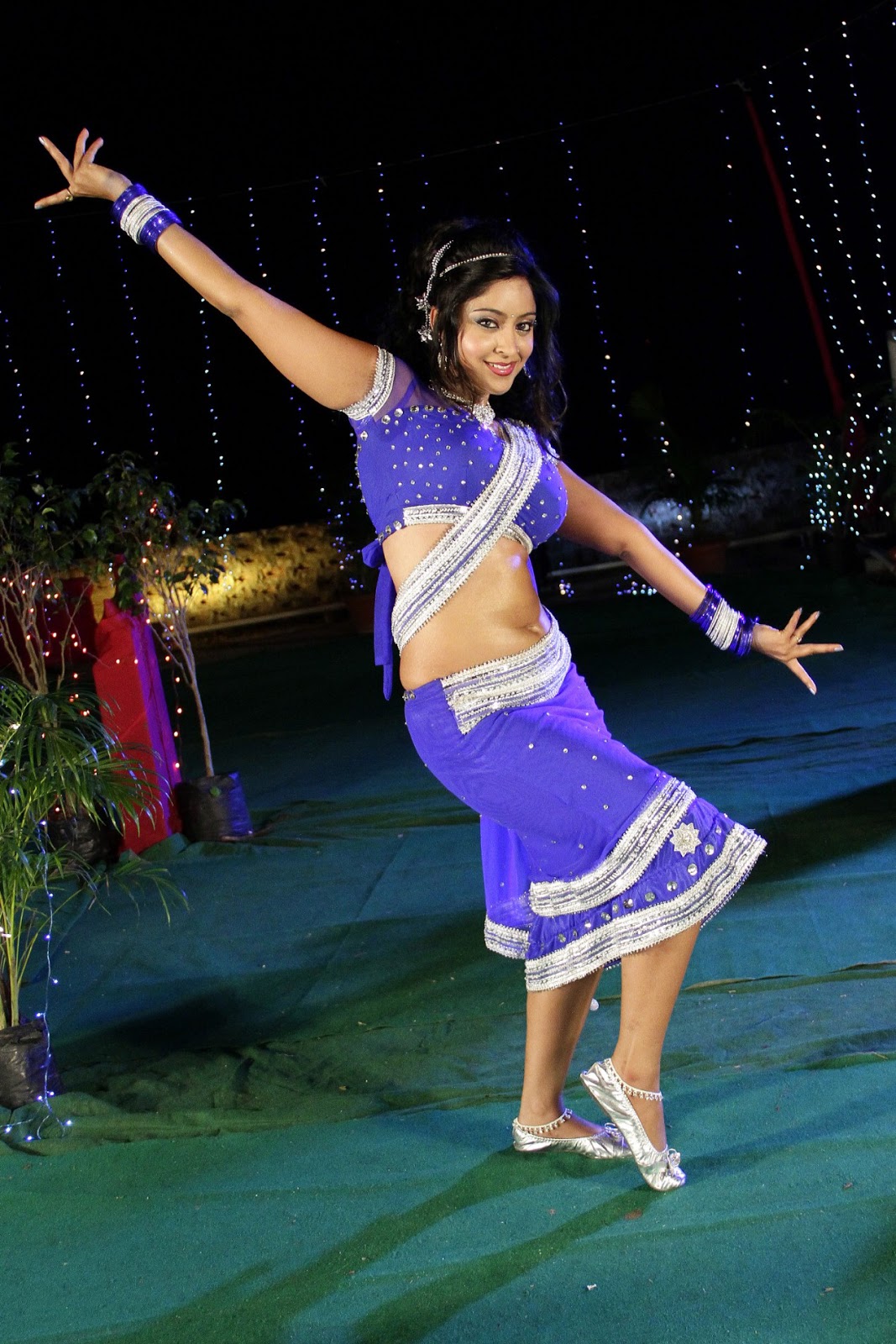 Actriz Bhojpuri Subhi Sharma