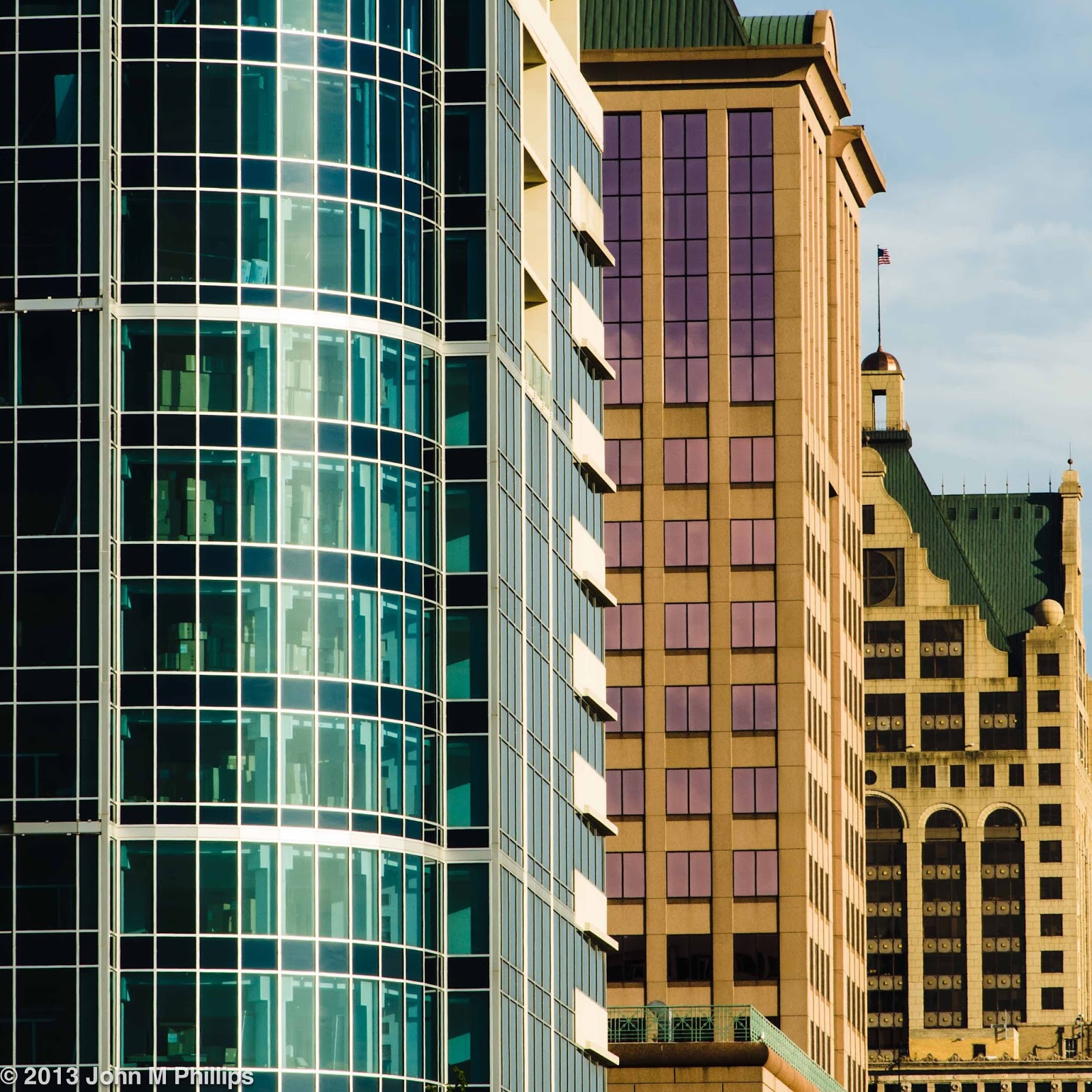 SKEPTIC PHOTO: CRUISING THRU MILWAUKEE & THE IRON BLOCK BUILDING