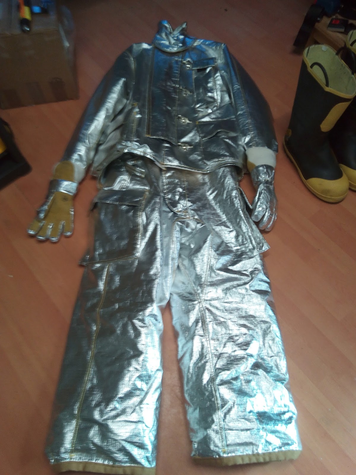 World Firefighter Helmets: Il Proximity Turnout Gear della Morning ...