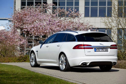 Jaguar XF Luxury Sports Car - Elegant, Practical And A Real Jaguar ...