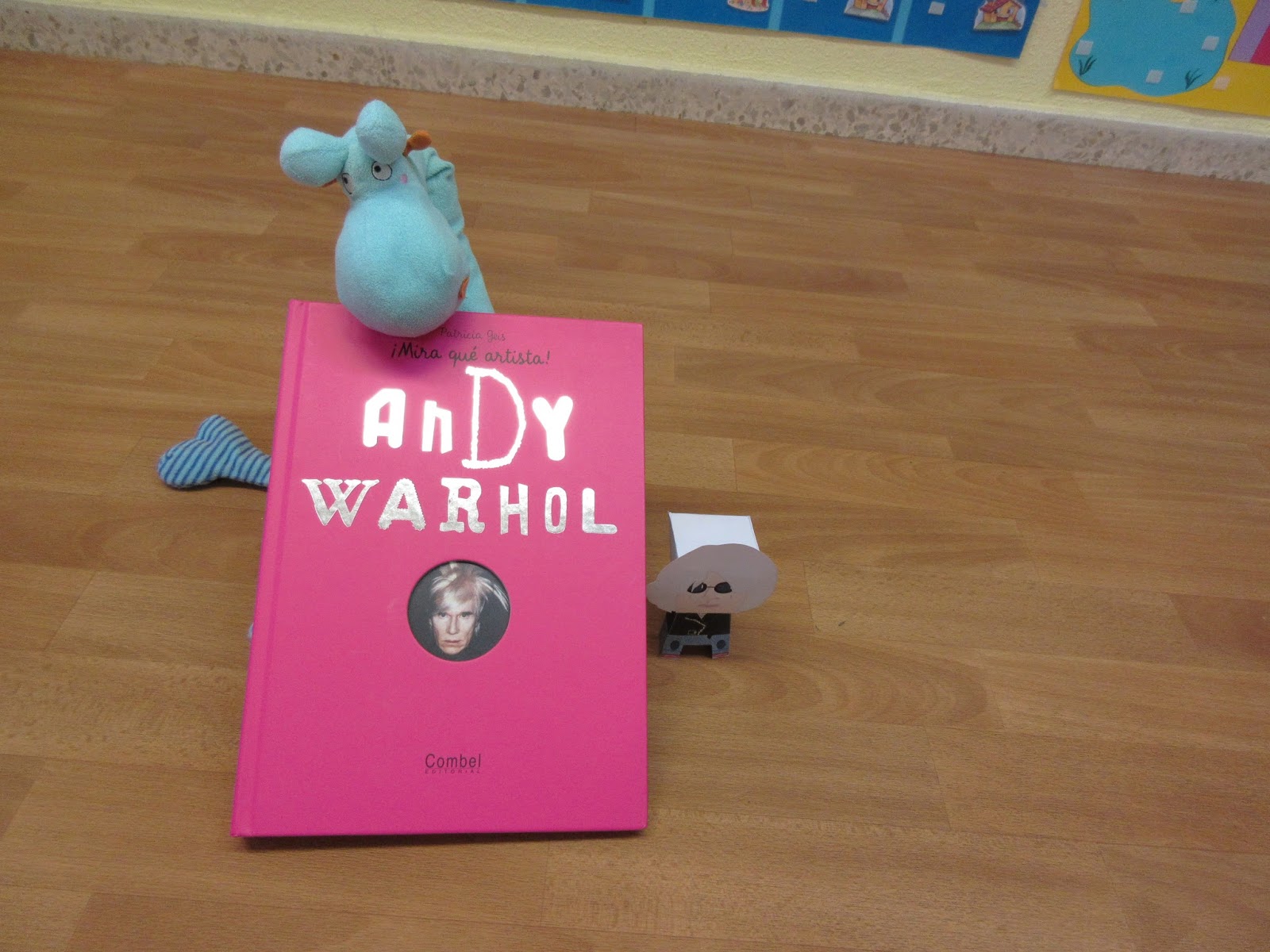 Trabajando con personitas: ¡¡Nueva sorpresa de TITINA!! Libro ¡Mira qué Artistas! ANDY WARHOL