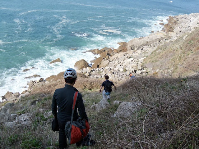 Climbing the cliff edges of Portland | Its All Bee