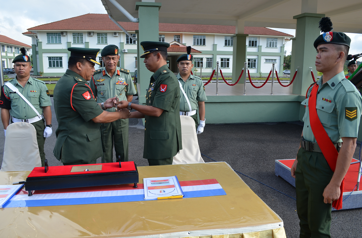 Portal Bujang Berani 10 RRD: PERBARISAN SERAH TERIMA TUGAS PEGAWAI ...