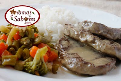 Aromas e Sabores: Escalopinhos ao molho de gorgonzola