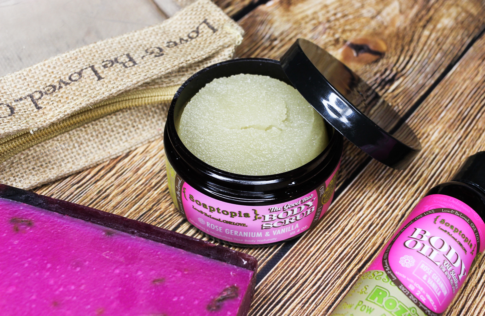 Review│Soaptopia Love Scrub Gift Set - Makeup Moment