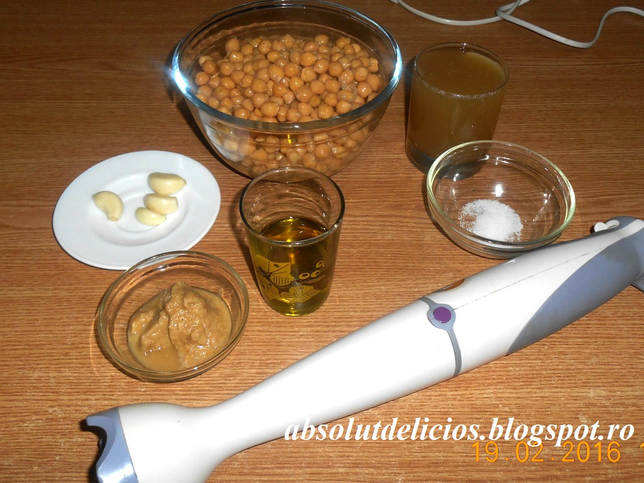 Absolut Delicios: HUMMUS