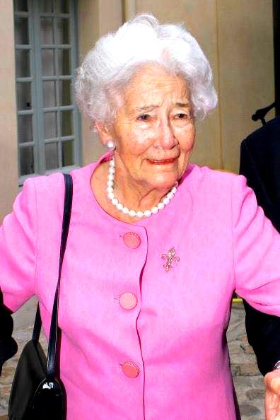 Royalty & Pomp: THE GRANNY