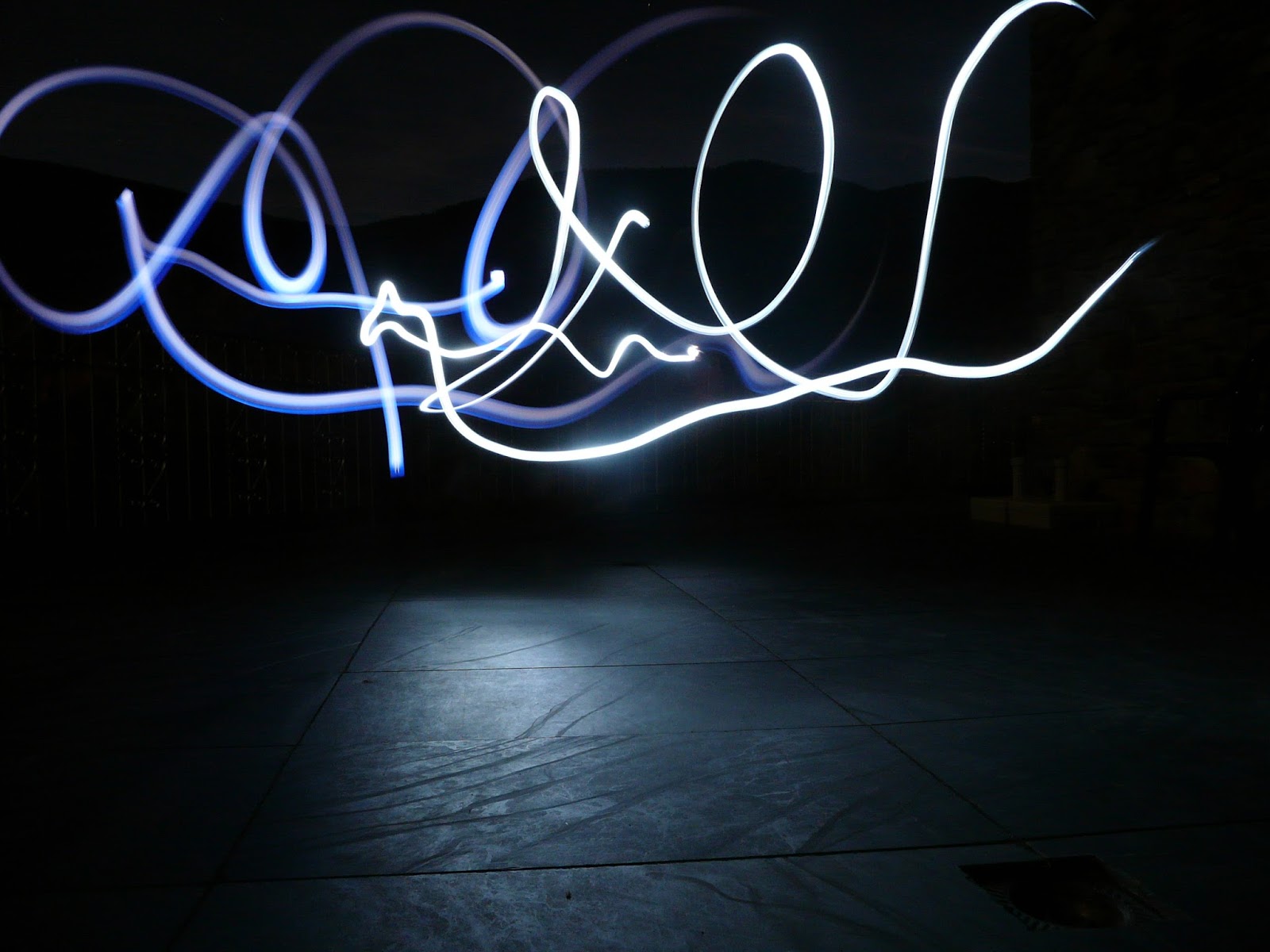 LES ARTS PLASTIQUES au lycée Comte de Foix: Dessins de lumière
