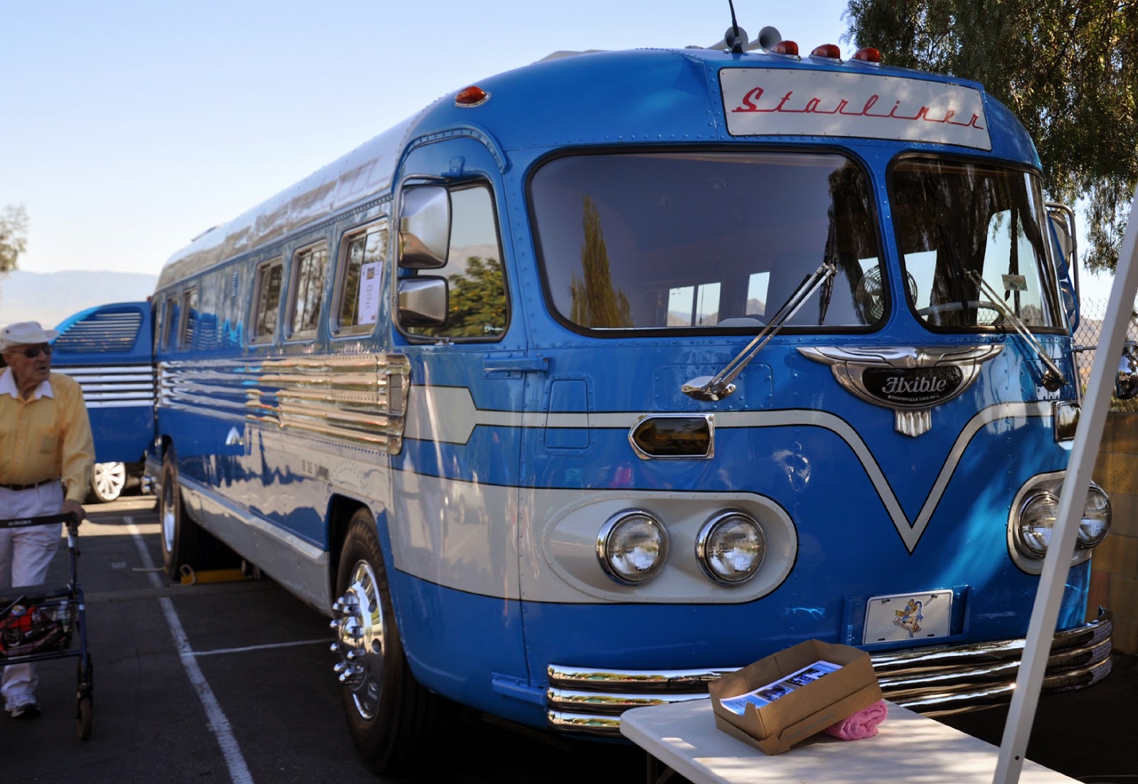 car: Flxible Starliner