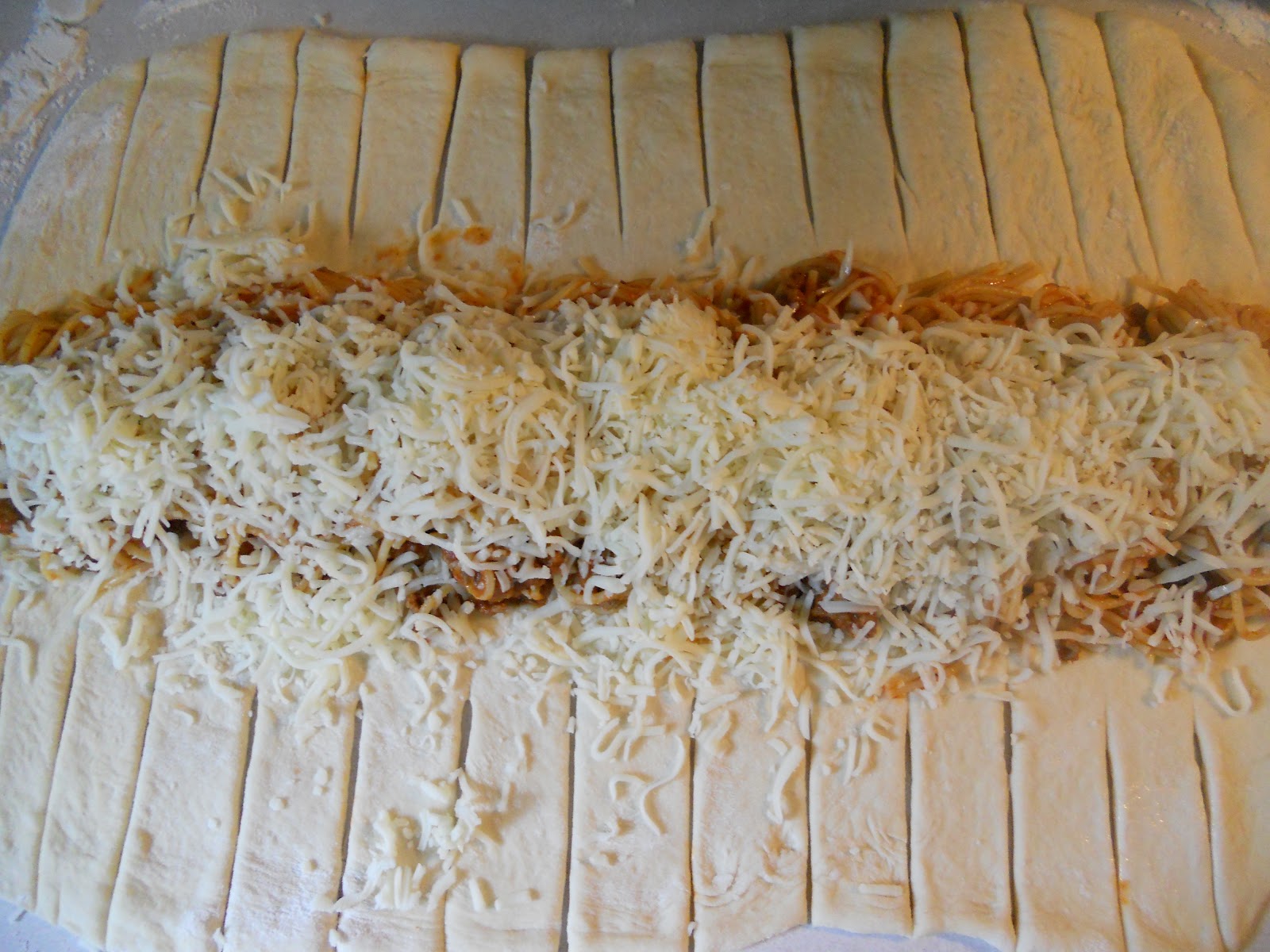Dots & Daisies: Braided Spaghetti Bread