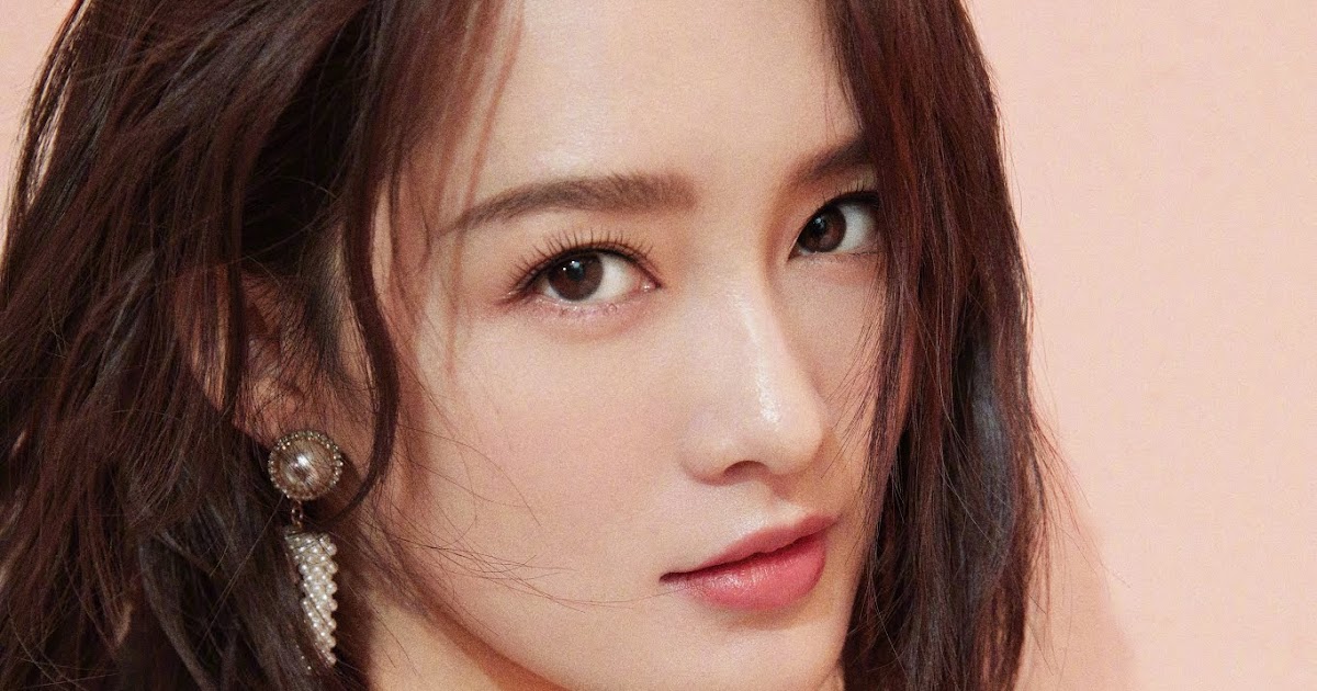 China Entertainment News: Li Qin poses for photo shoot