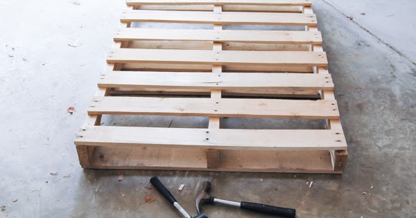 How to Dismantle Pallets Without Breaking Boards | Little House of Four ...