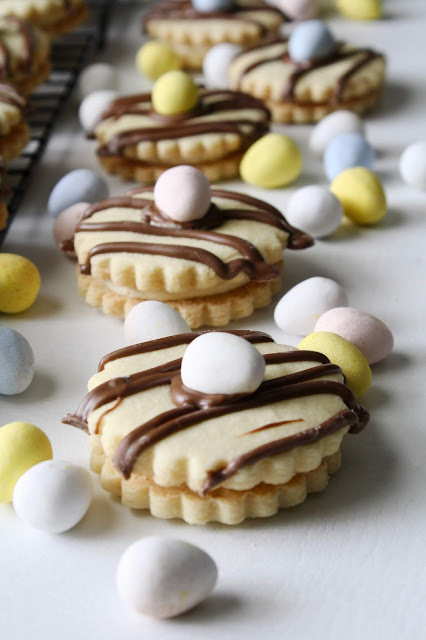 salted sugared spiced™: Vanilla Cream Shortbread Sandwich Cookies