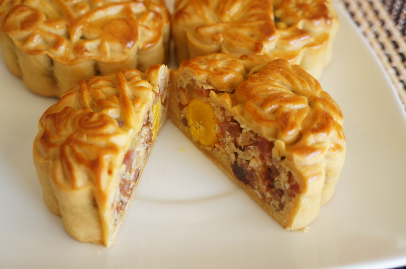 Gourmet by Kat: Moon cakes (Banh Trung Thu)