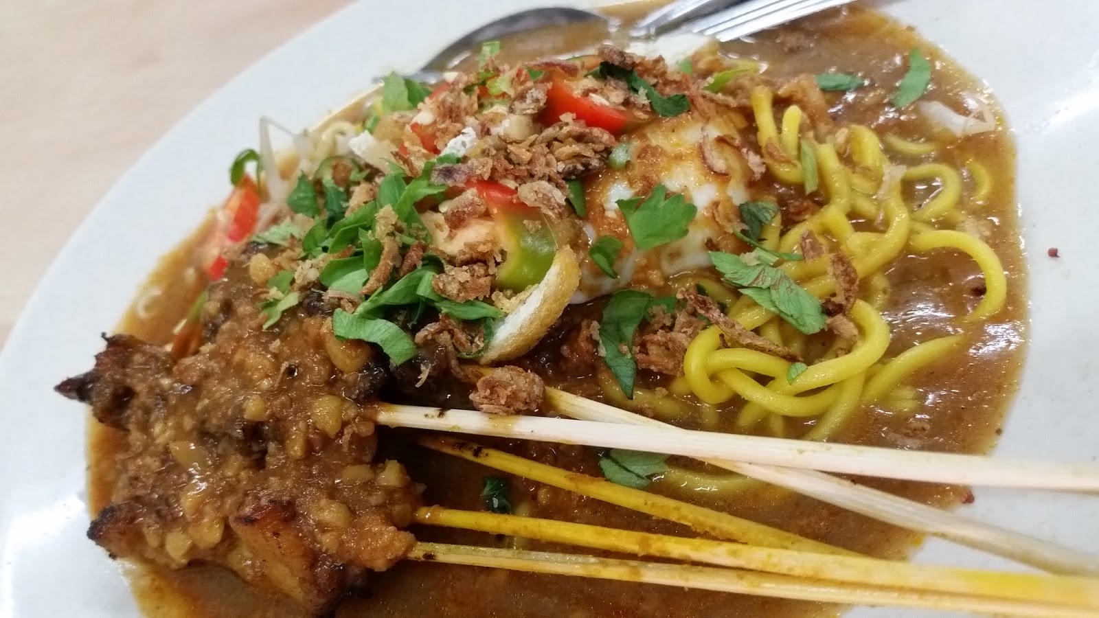 Rose' World: Mee Jawa in old Satok