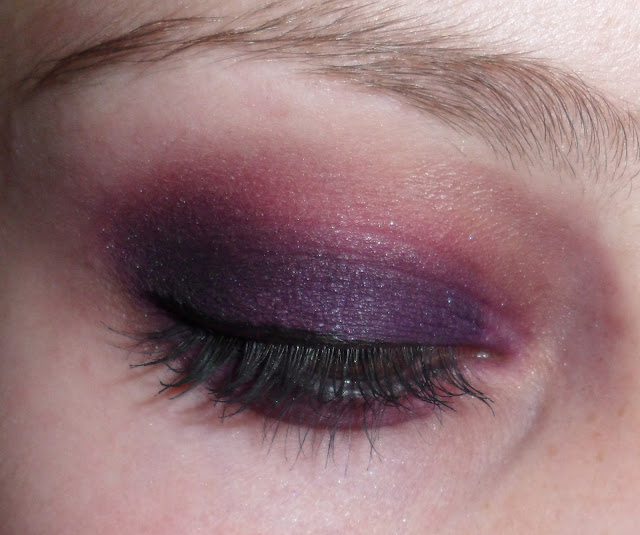 Luhivy's favorite things: Halloween makeup : Tormented Vampire Eyes