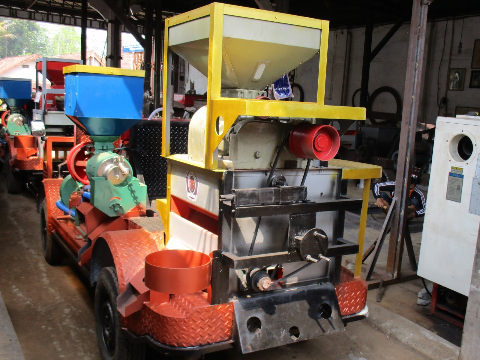 STONE CRUSHER / PECAH BATU / MESIN PEMECAH BATU / MESIN BATU SPLIT ...