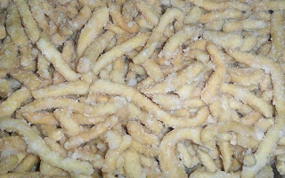 Nanda Sahadeo's: Laktho or Crunchy Mithai Recipe.