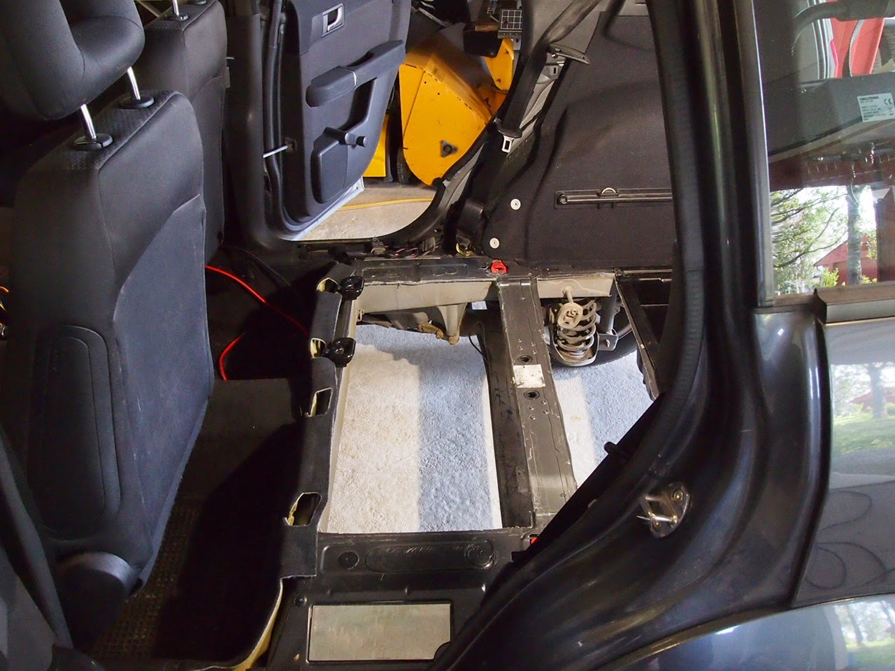 EVA2 - Electric Audi A2: Space for the rear battery boxes