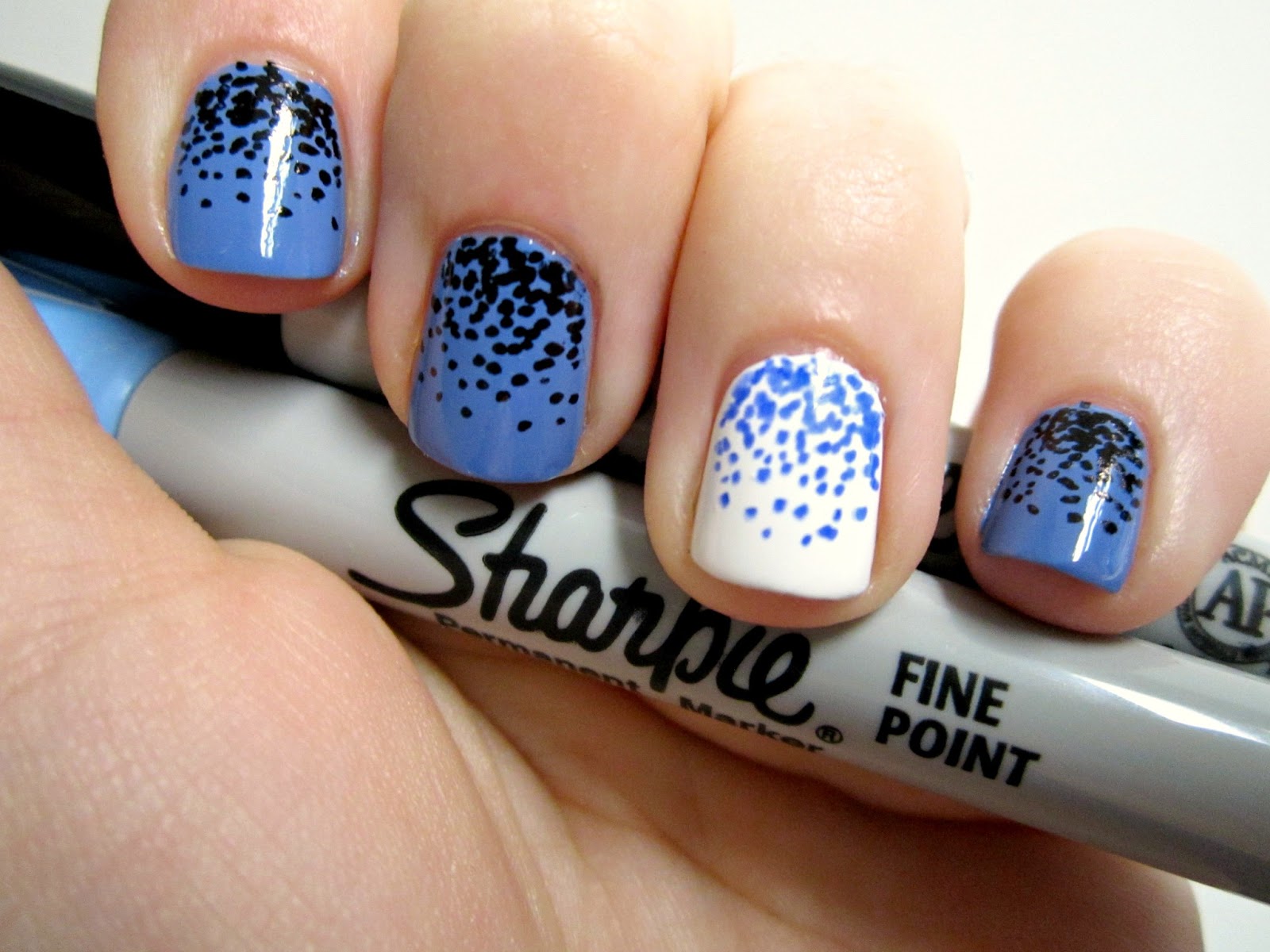 Nail Amour: Sharpie Dotted Gradient