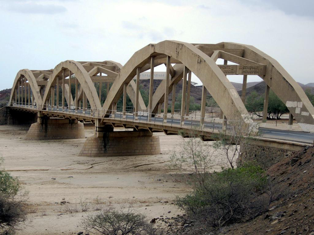 A ponte da Matola-Rio de 1948 à actualidade. A Ponte do Dogali na Eritreia.