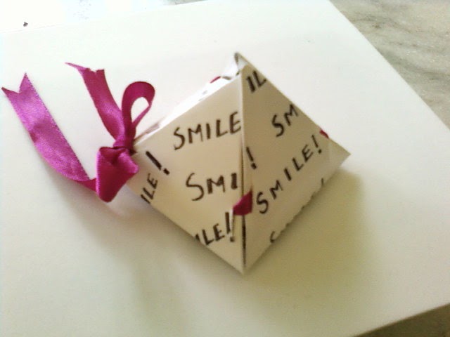 Creative Gift Ideas!!: Smile Box!!