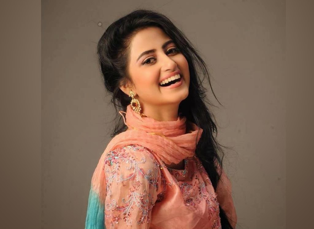 Sajal Ali HD Wallpapers-Show Biz Pakistan