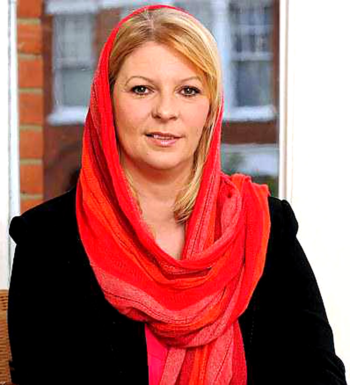 Al-Fahm Magazine: EXCLUSIVE: 30 WORLD FAMOUS CELEBRITIES THAT EMBRACED ...