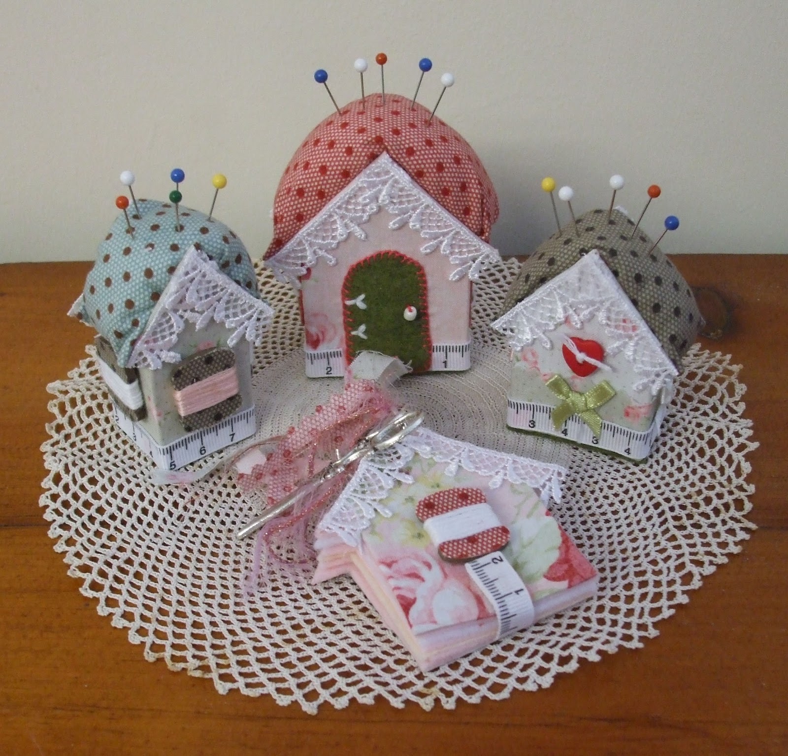 Tando Creative: Pin Cushion Houses