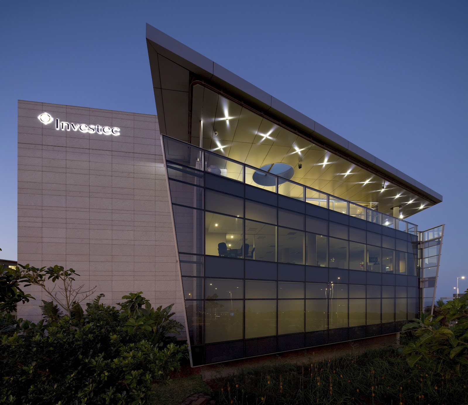 CONTEMPORARY ARCHITECTURAL FIRM AND MULTIPLE AWARD WINNERS