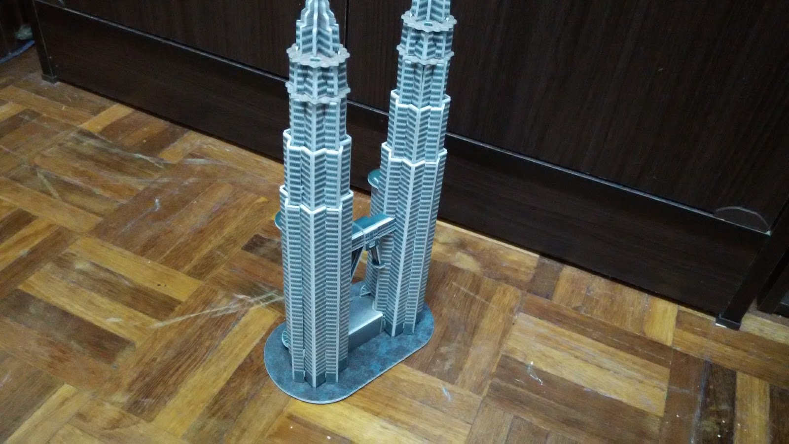 Dato Aliff Alex: Cubic Fun 3D Puzzle Petronas Twin Tower KLCC Model