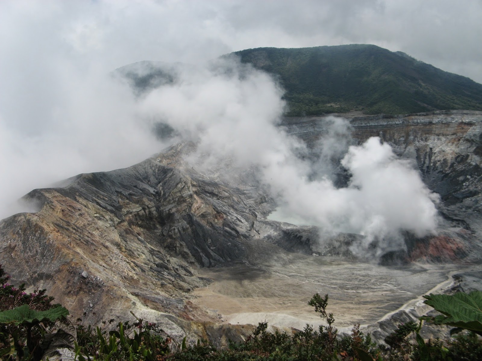 Emerytka w podróży - blog retrospektywny: Wulkan Poás – Kostaryka