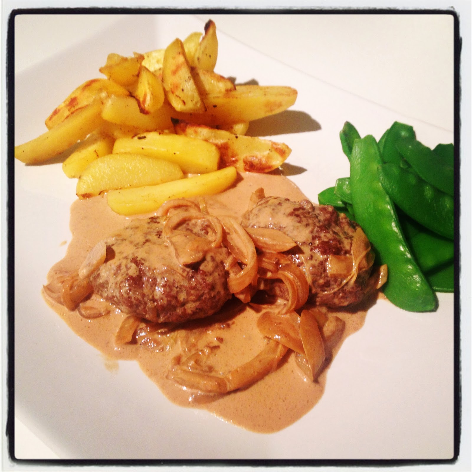 Gourmet light: Pannbiff med klyftpotatis och stekt lök i gräddsås 12 ...