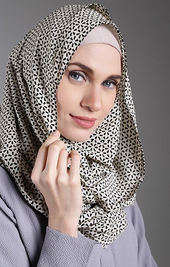 15 Pilihan Model Hijab Modern Terbaru yang Cocok untuk Baju Putih