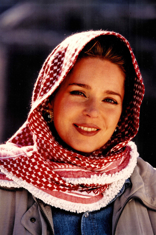 ! I love eclairs !: Queen Noor/Lisa Halaby