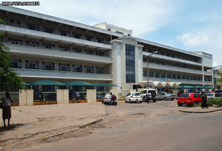 Hospital Central de Maputo - Actual maternidade concluída em 1947 e ...