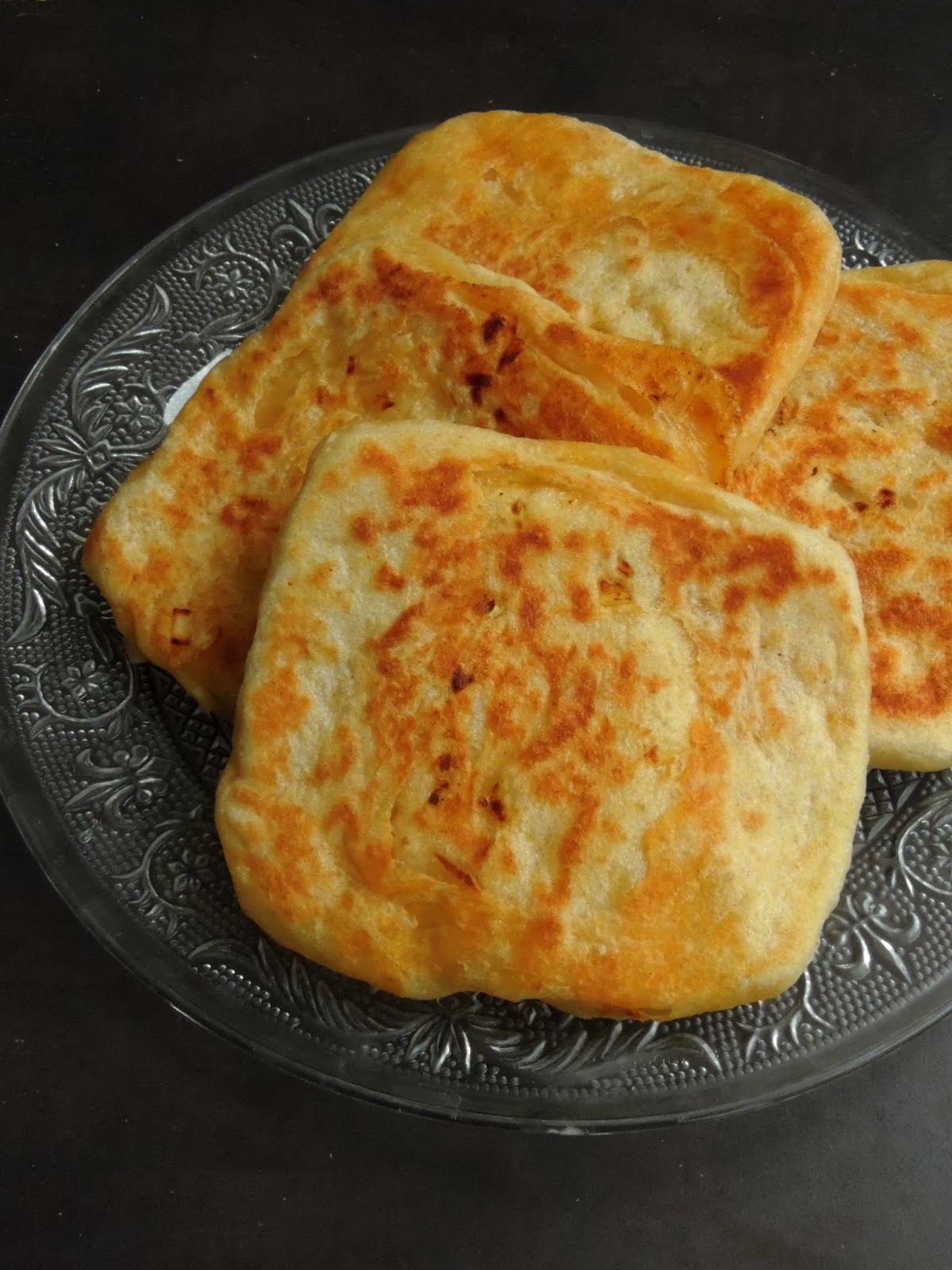 Priya's Versatile Recipes: R’ghayef/Moroccan Stuffed Flatbread/Rghaif