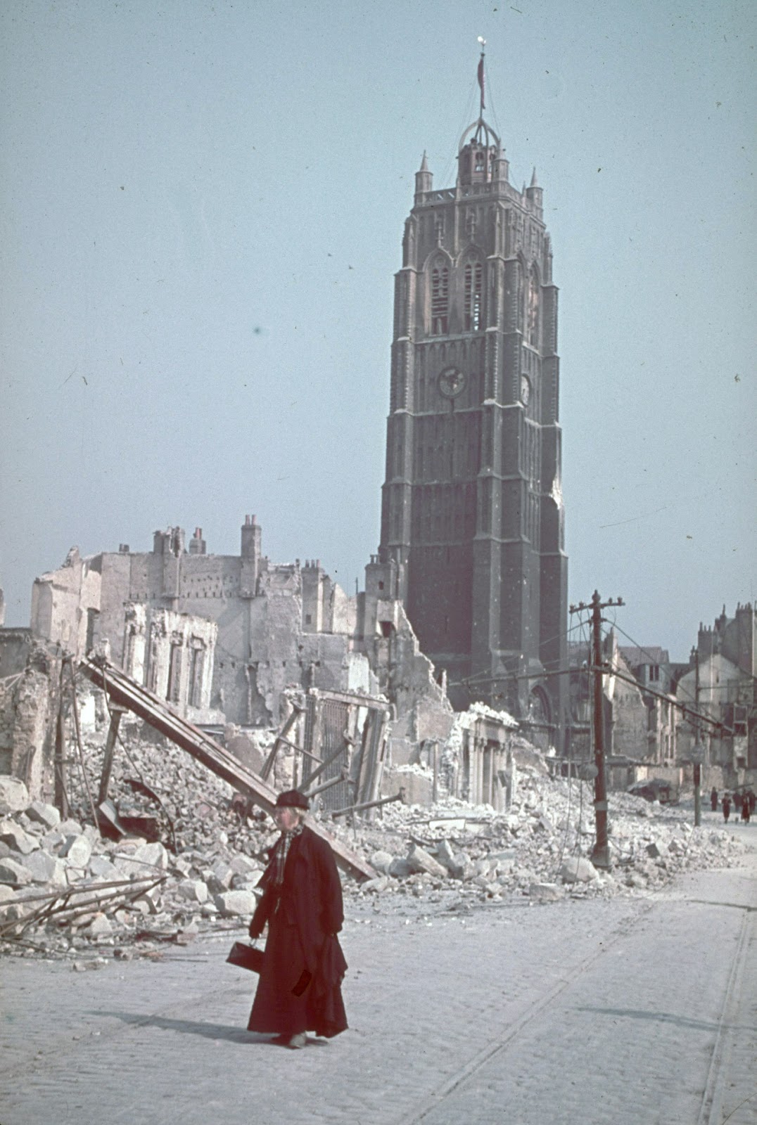 Rarely Seen Color Photographs of the Aftermath of the Battle of Dunkirk ...