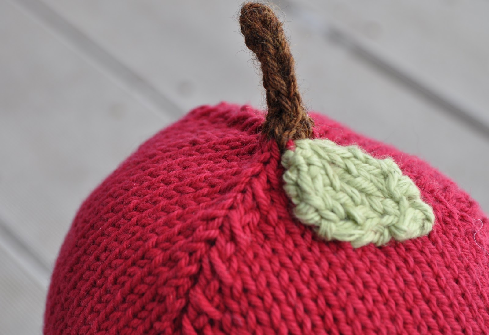 Drip Drip Drop: Apple Hat