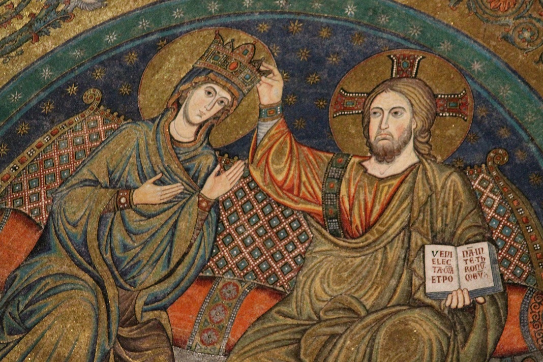 Pílulas Litúrgicas: Missas de Nossa Senhora: Maria, Rainha do Universo