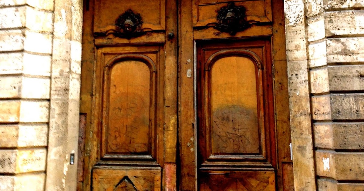 Focus On Paris: Sad door