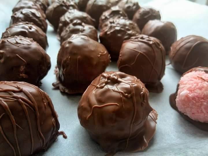 In en om die huis: Pink Coconut Chocolates